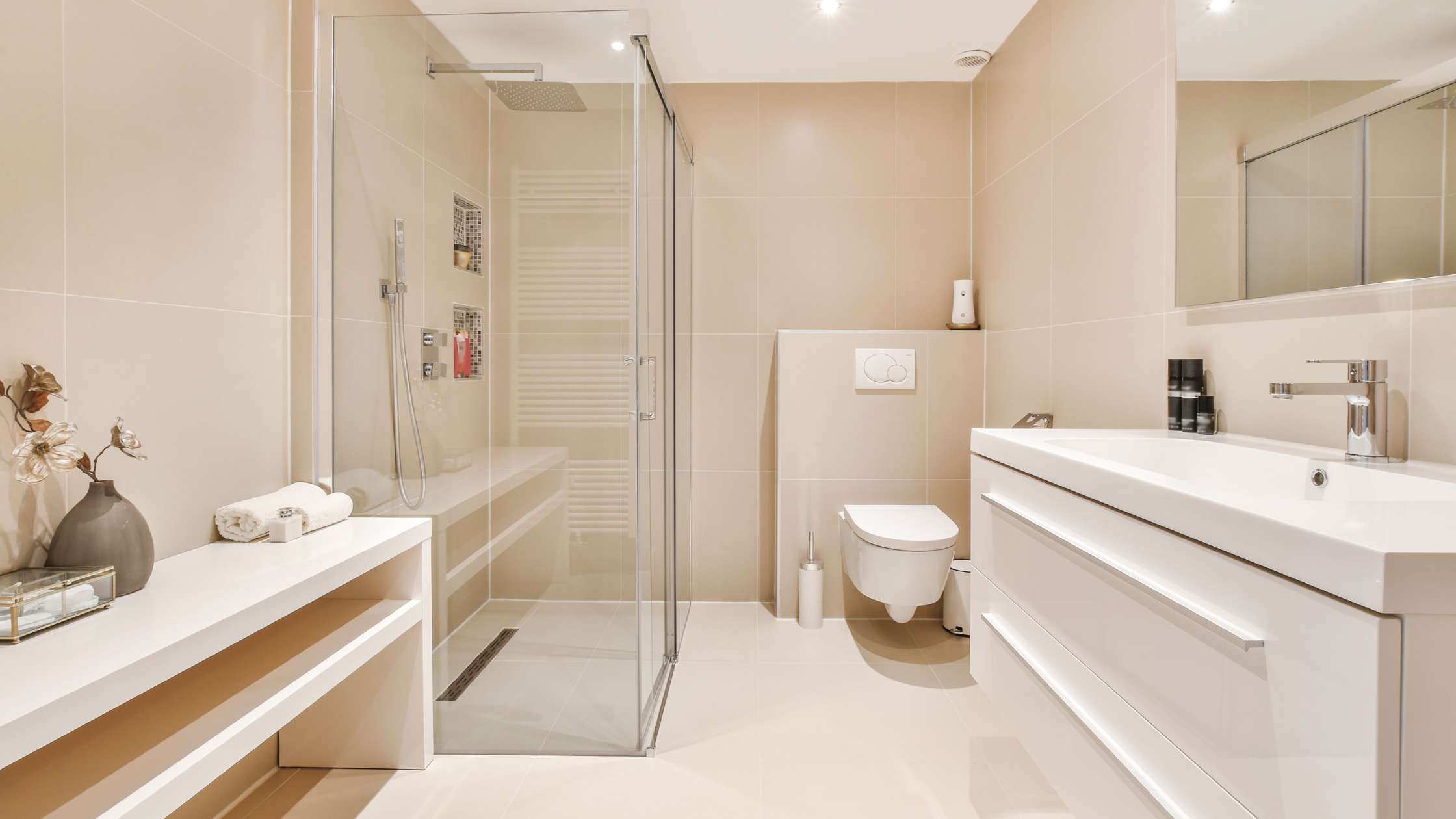 How To Maximize A Bathroom Space